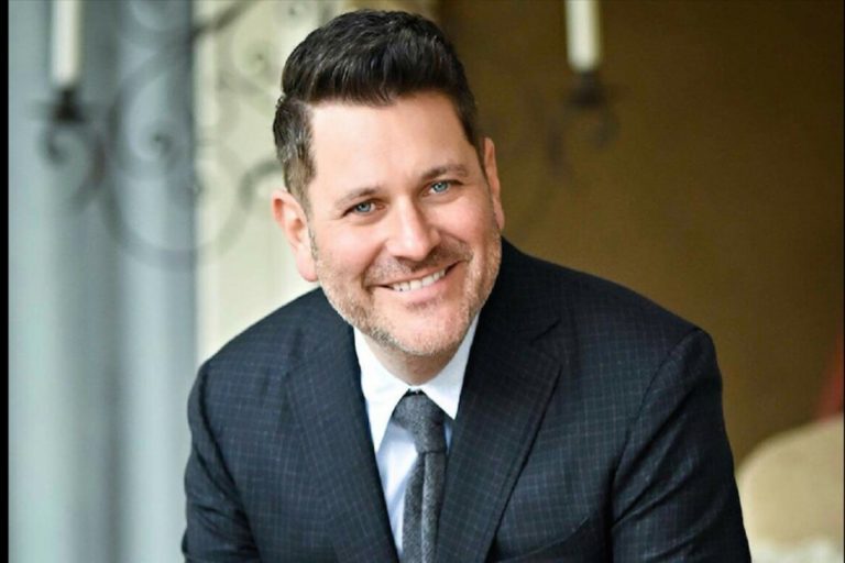 Rascal Flatts’ Jay DeMarcus Mourns Loss of Father