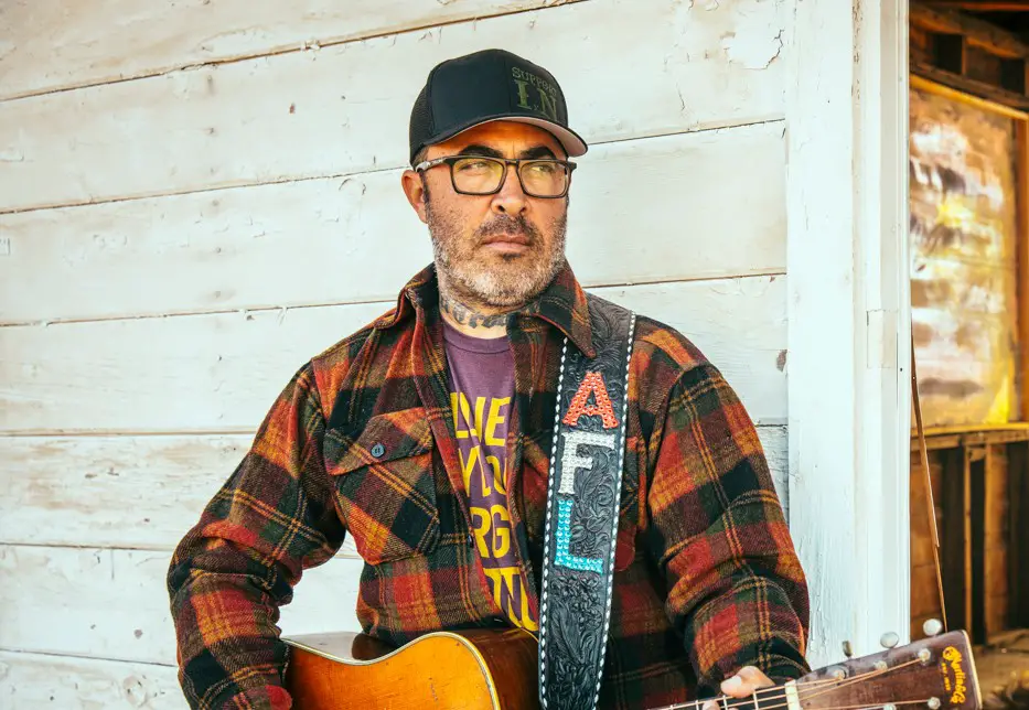 Aaron Lewis Calls 'Am I The Only One' An 'Honest Song' About America