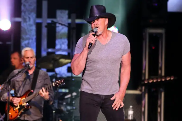 Trace Adkins On Surviving Injuries and Alcoholism: ‘It Wasn’t My Time ...