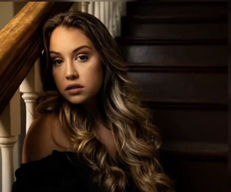 Alexandra Kay Releases Romantic That s What Love Is LISTEN 