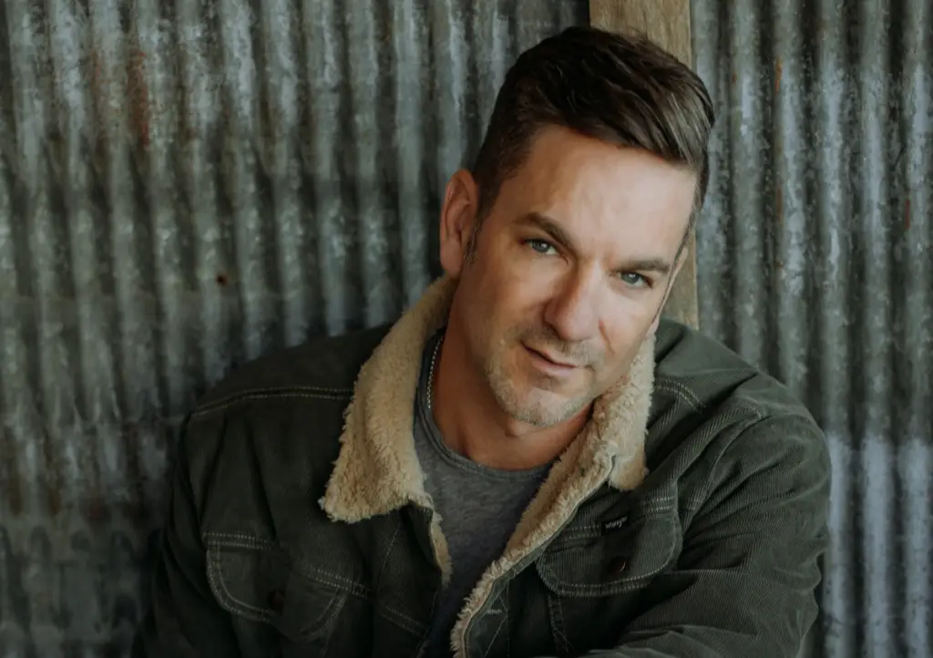 Craig Campbell Releases ‘Mary Did You Know’ With His 2 Daughters [LISTEN]