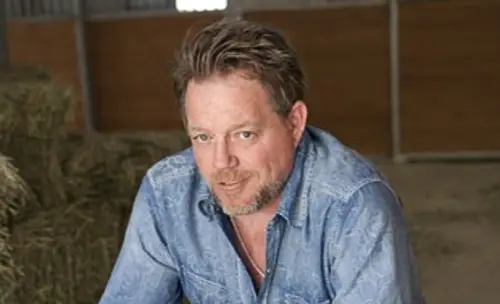 Pat Green Returns With 'Miles and Miles of You' [EXCLUSIVE]