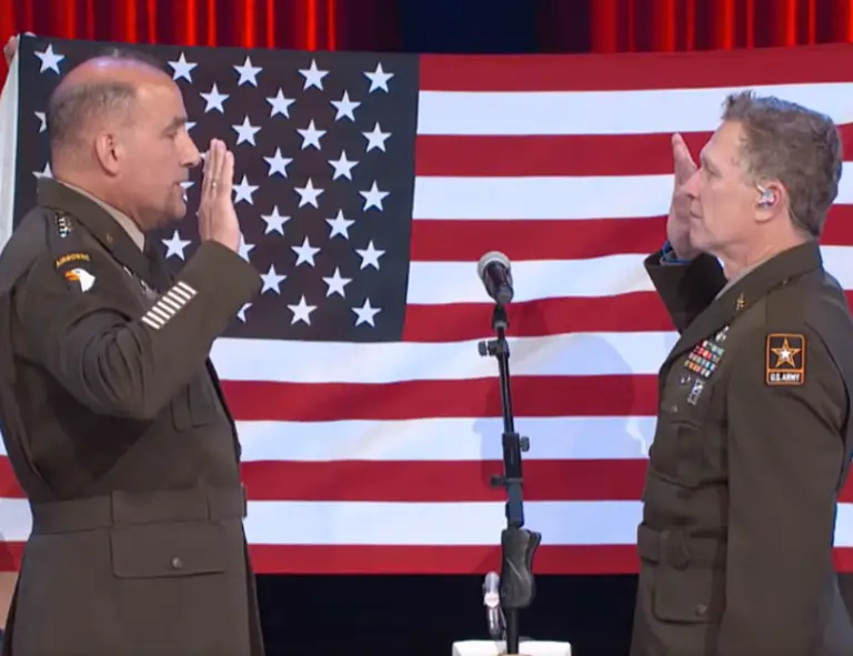 Craig Morgan Enlists In U.S. Army Reserve At the Grand Ole Opry [WATCH]