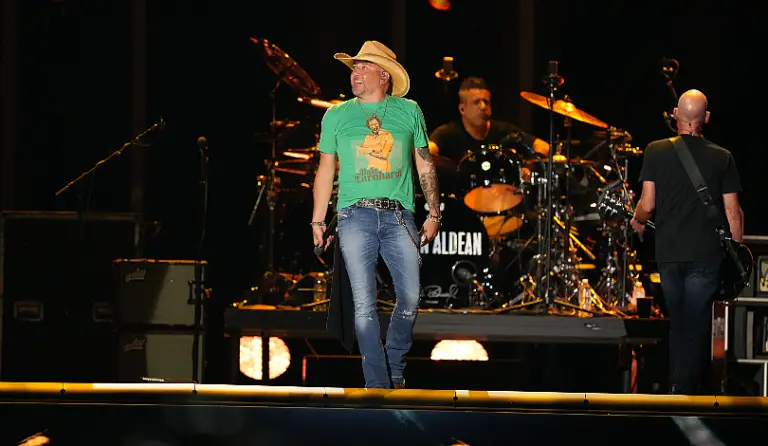 Jason Aldean on Being a Father of 4: 'I Love Being a Parent'