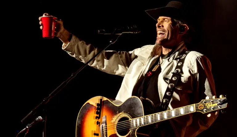 Toby Keith's Final Recording + Video, 'Ships That Don't Come In,' Is ...