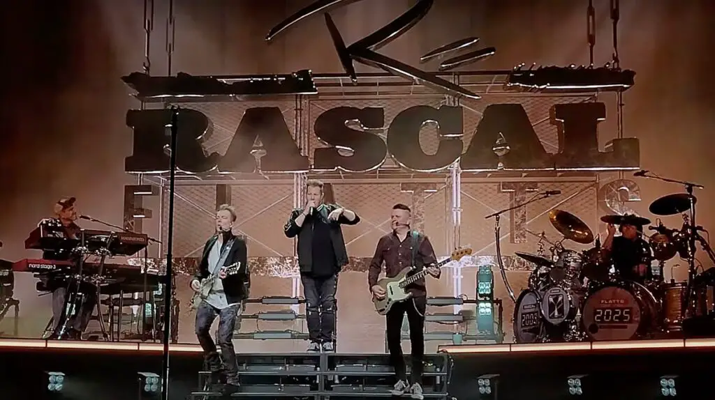 Rascal Flatts Ask God to Bless Their Broken Road in Heartfelt Prayer ...