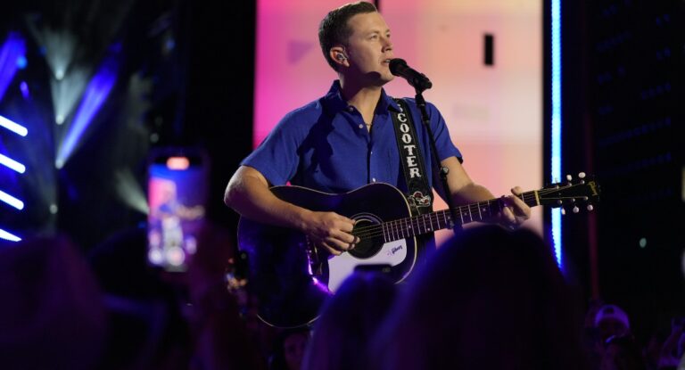 Scotty McCreery Inspires Massive Sing-Along to John Denver Classic In ...