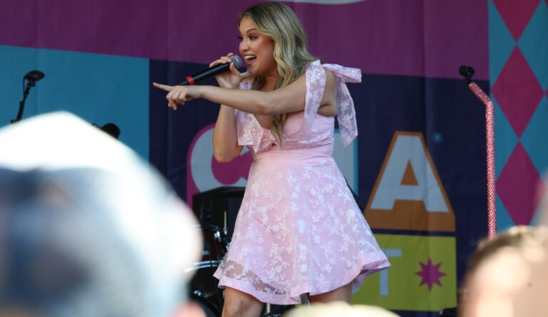 Alexandra Kay Joins Brad Paisley For 'Whiskey Lullaby' On Tour [WATCH]