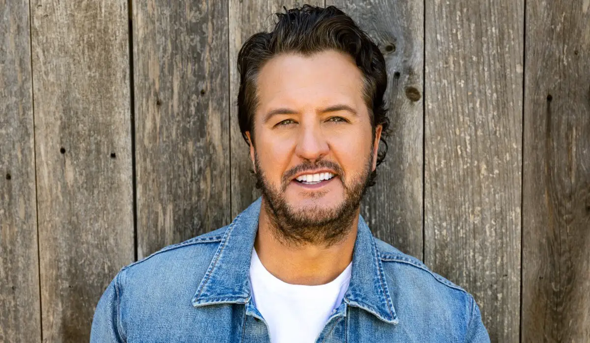 Luke Bryan Announces Release of New Album, 'Signs'