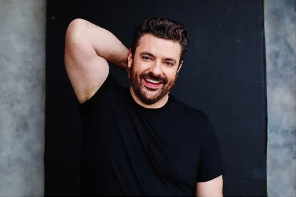 Chris Young Announces Opening Of His Famous Friends Nashville Bar